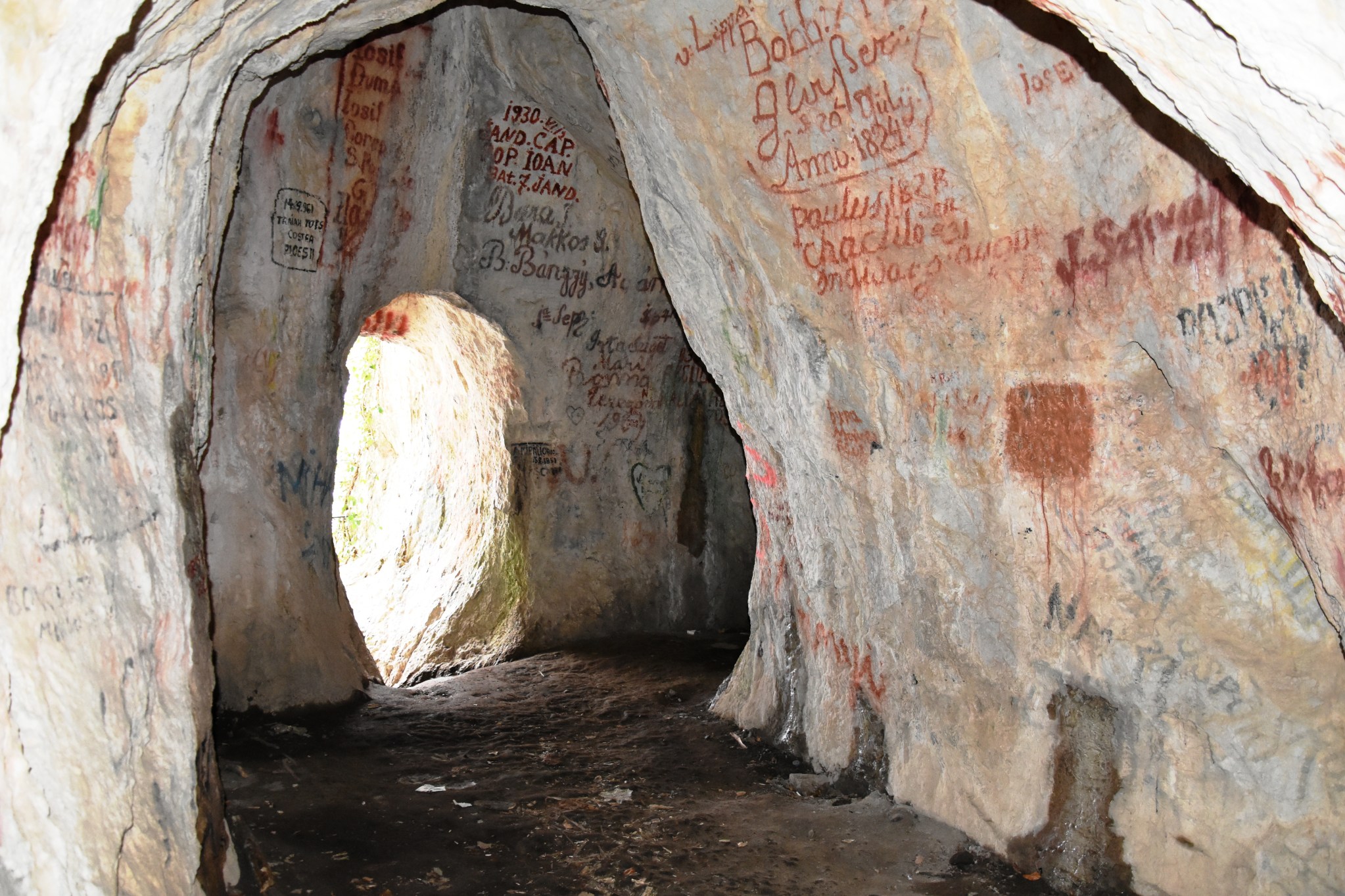 Obiective turistice in apropiere de Baile Herculane – Explorand Romania