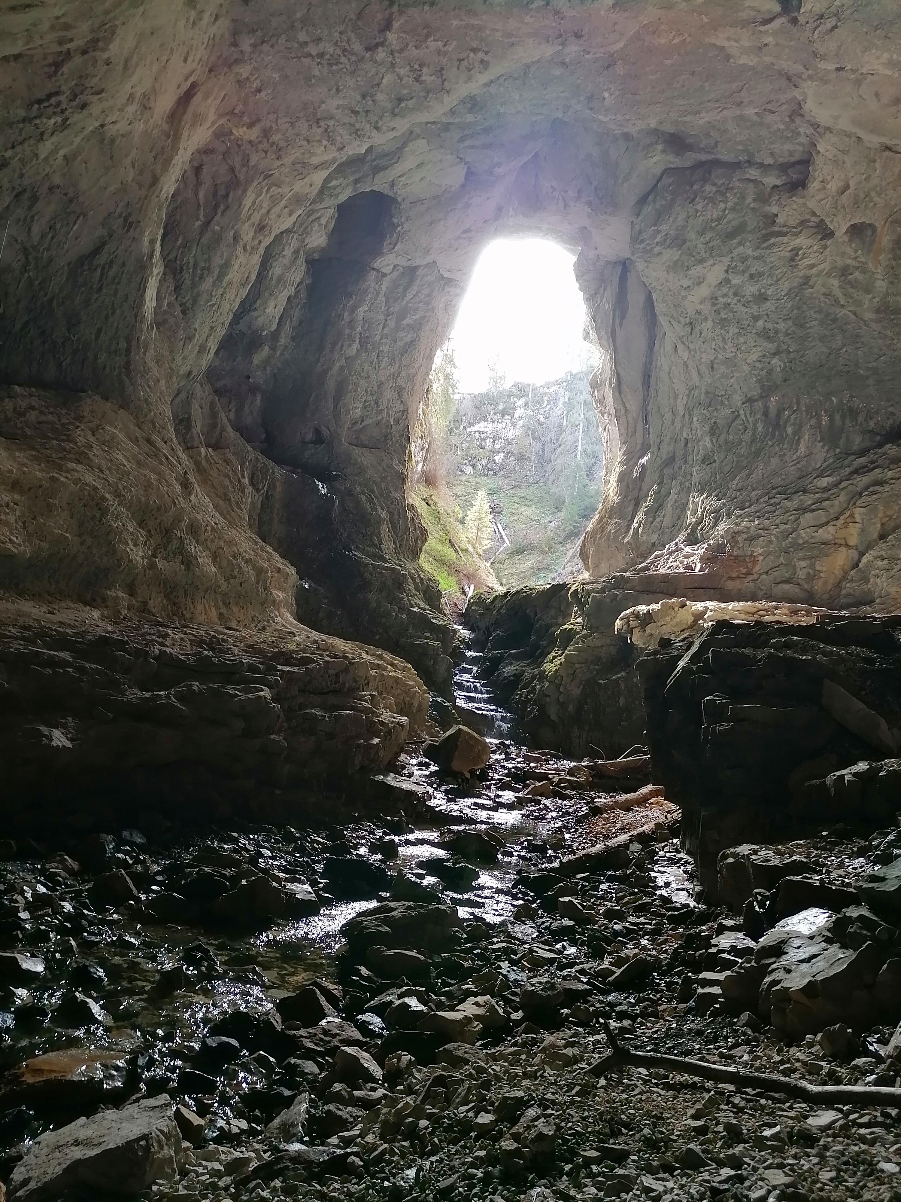 Pestera Cetatile Radesei si Cheile Somesului Cald – Explorand Romania