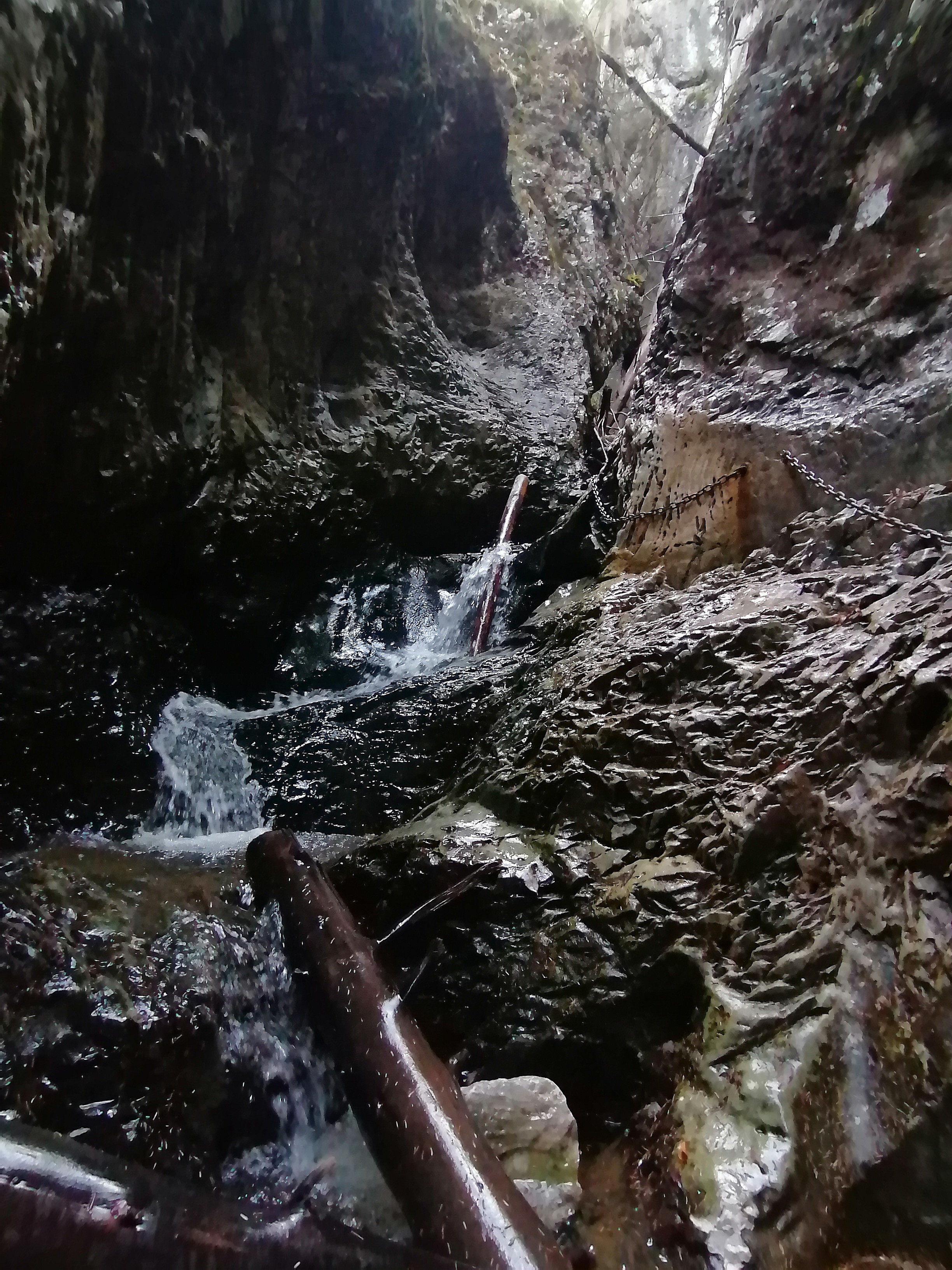 Pestera Cetatile Radesei si Cheile Somesului Cald – Explorand Romania