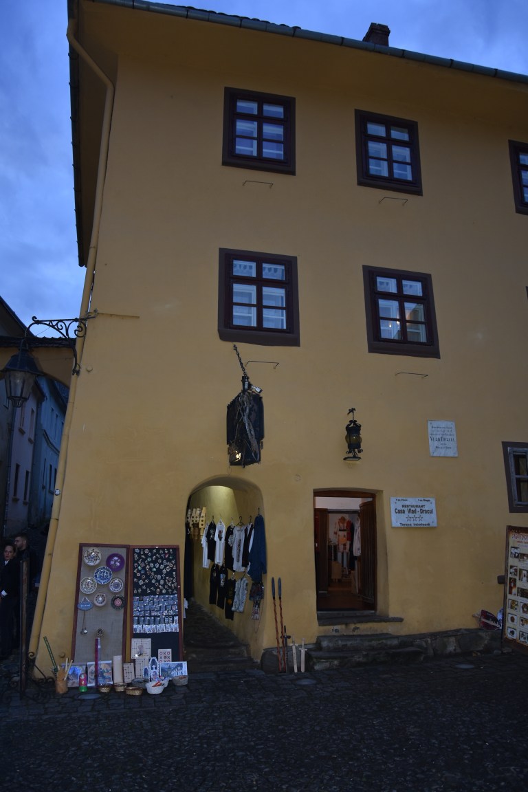 Sighisoara – Cetate Medievala + case colorate – Explorand Romania