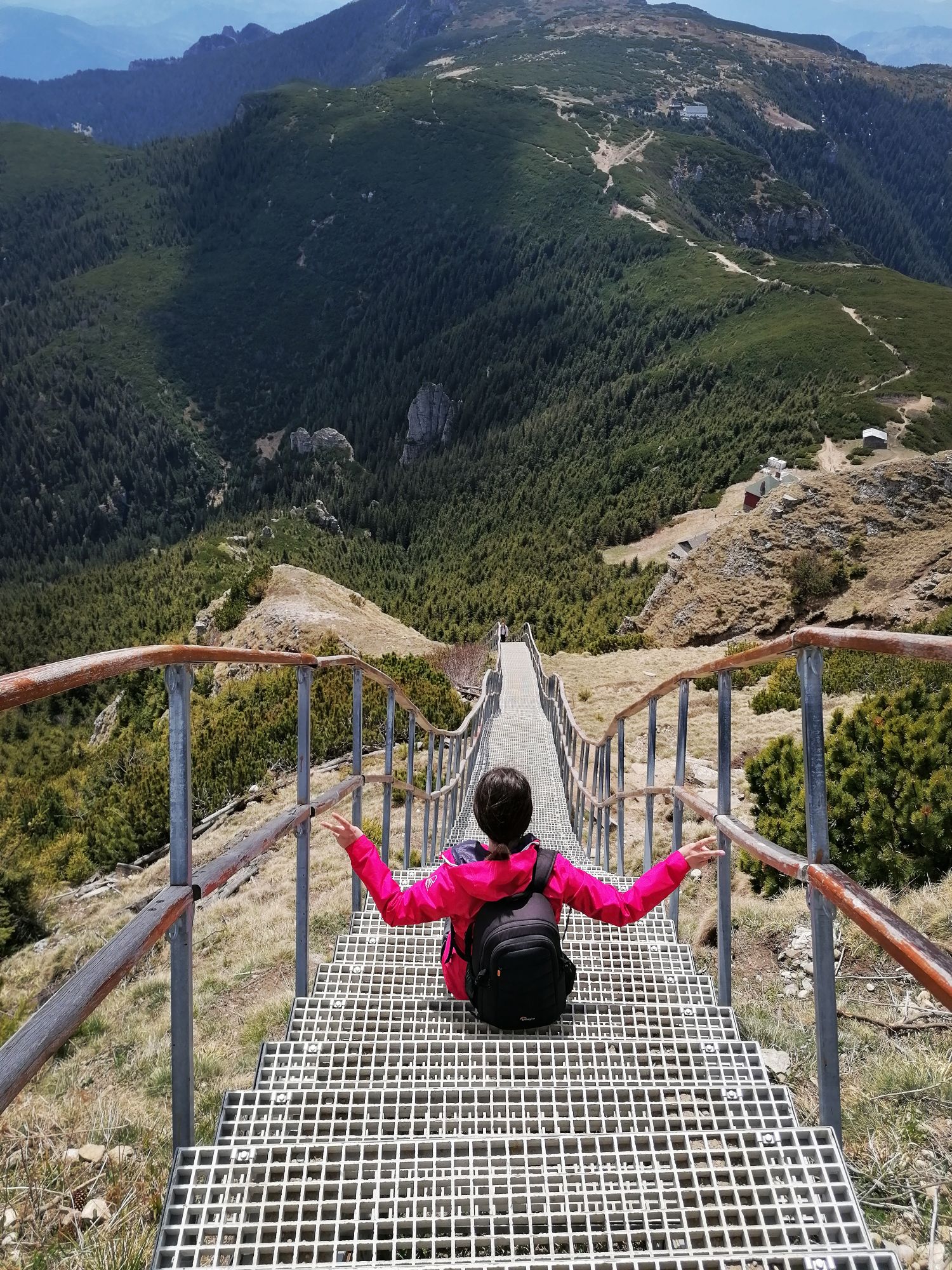 Varful Toaca sau scarile catre rai, drumetie spectaculoasa in Muntii ...