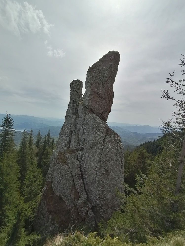 Varful Toaca sau scarile catre rai, drumetie spectaculoasa in Muntii ...