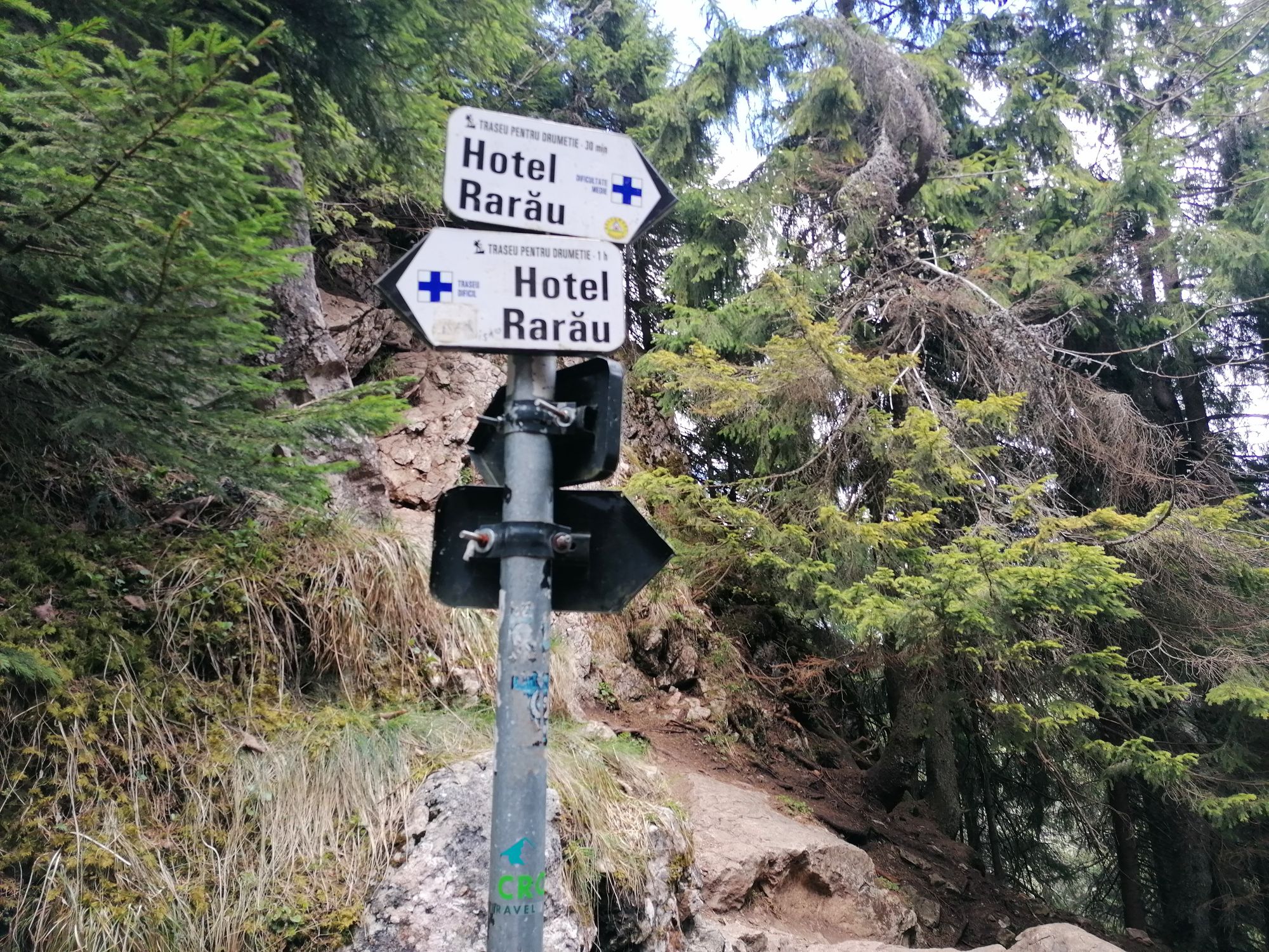 O drumetie spectaculoasa – Pietrele Doamnei din Muntii Rarau ...
