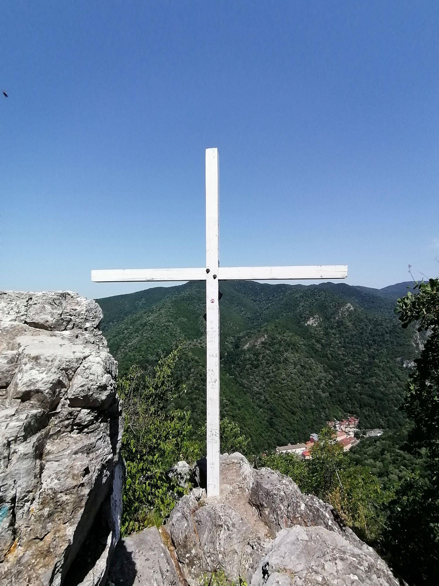 Drumetie din Baile Herculane spre Puntea Veche si Crucea Alba ...