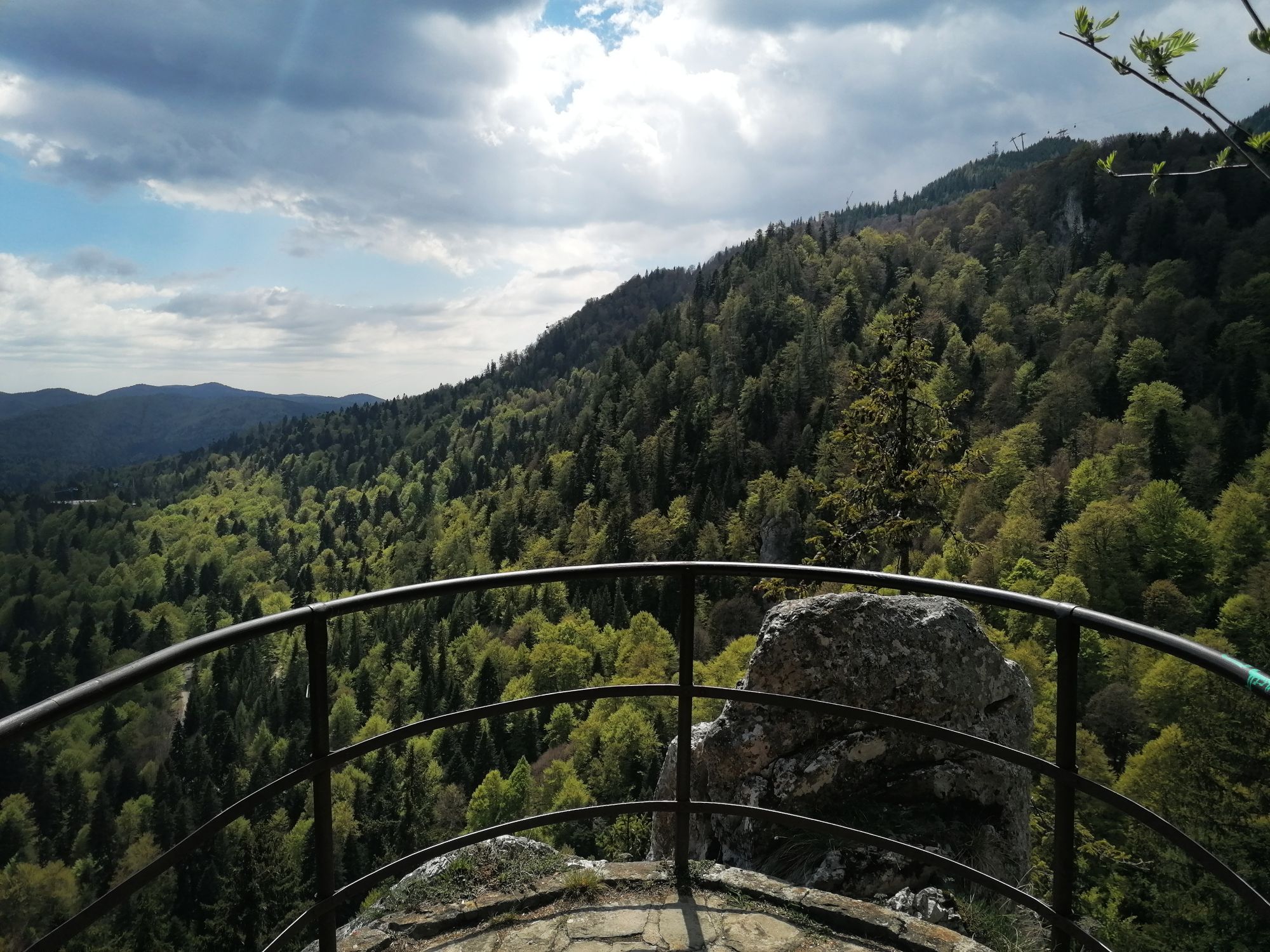 O drumetie usoara in Muntii Bucegi pe poteca regala din Sinaia ...
