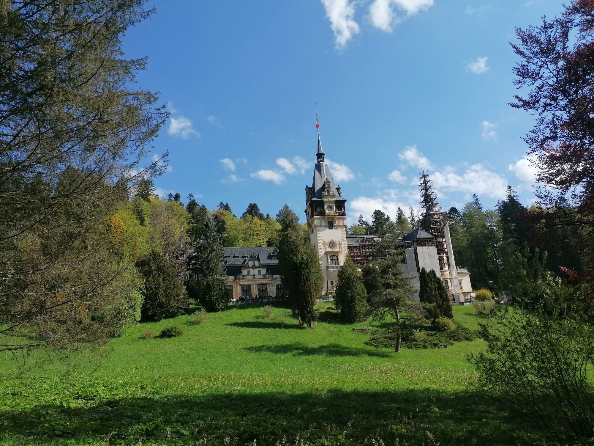 O drumetie usoara in Muntii Bucegi pe poteca regala din Sinaia ...
